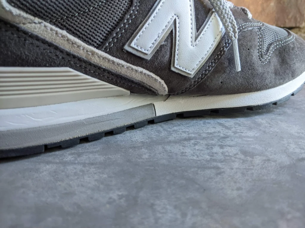 ニューバランスCM996着用レビュー！サイズ感や人気色を徹底解説【口コミ評判の高いおすすめモデル】｜元靴屋の服靴ブログ｜30代からのメンズファッションブログ